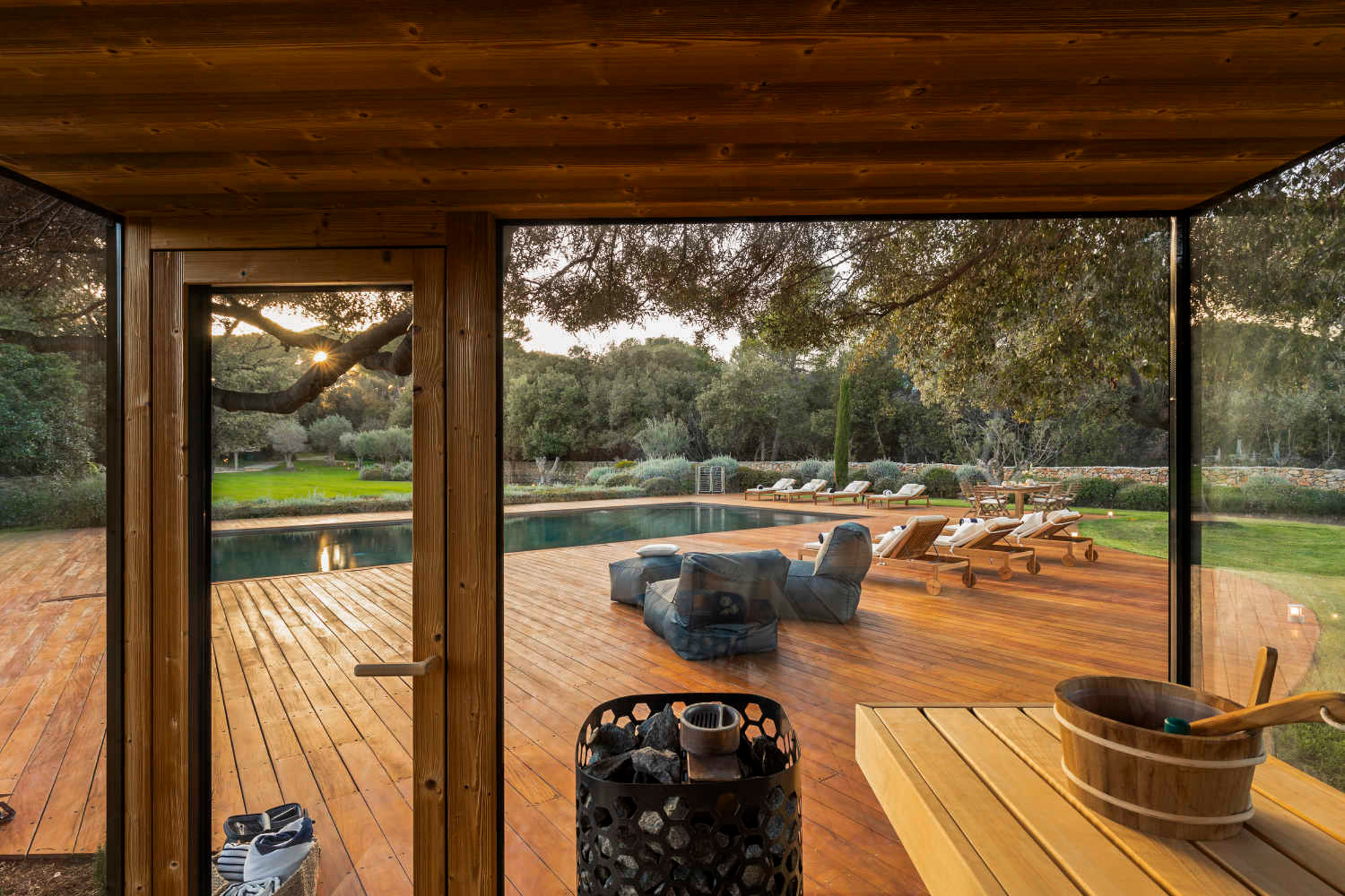 Noam - Luxury Villa Rentals & Private Retreats